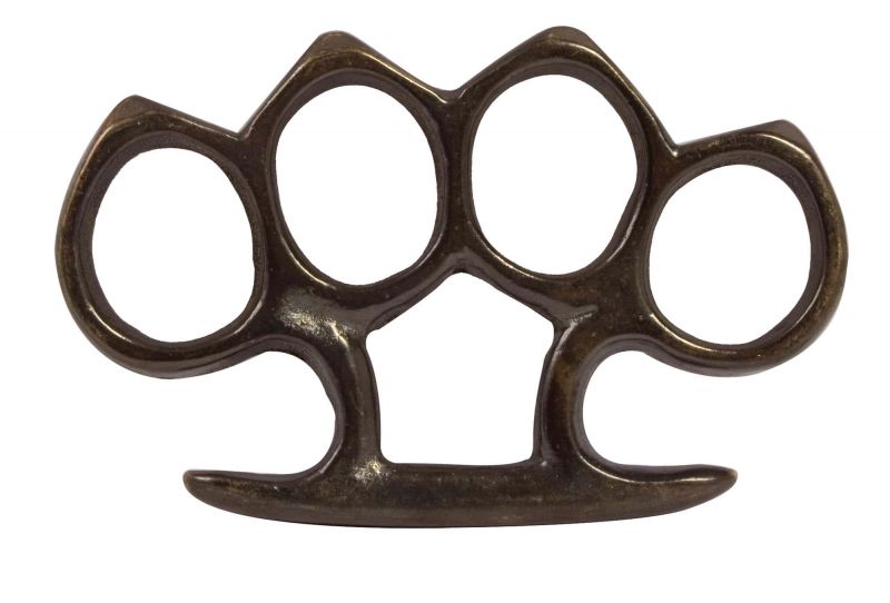 Poing américain pour la défense personnelle